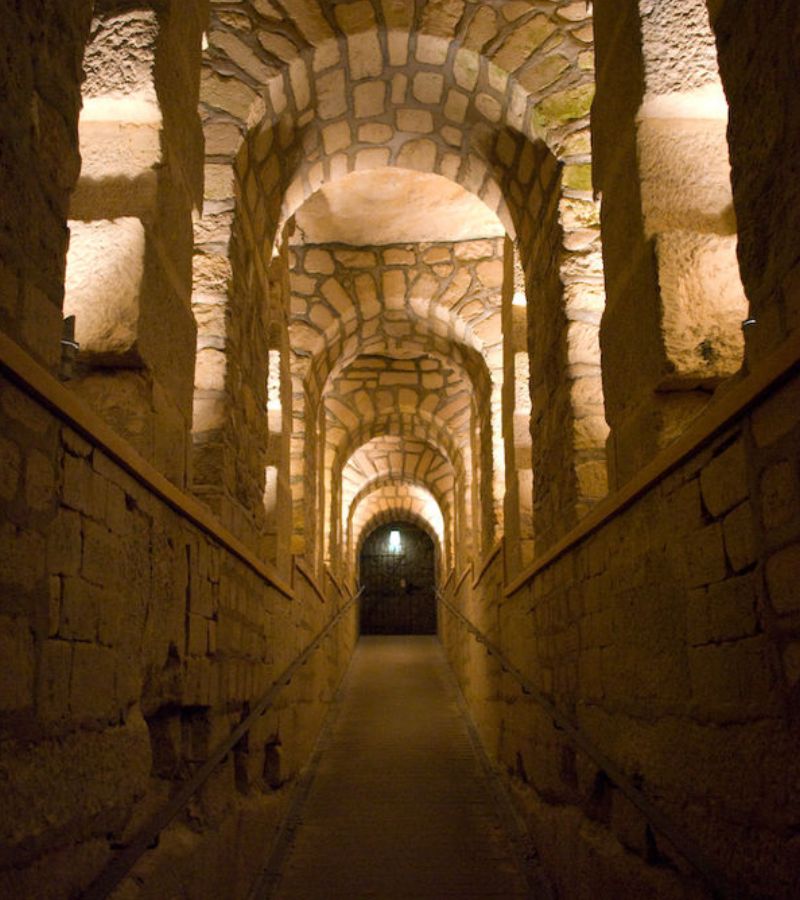 Les catacombes de Paris, une plongée dans l’ancienne ville - BTLV